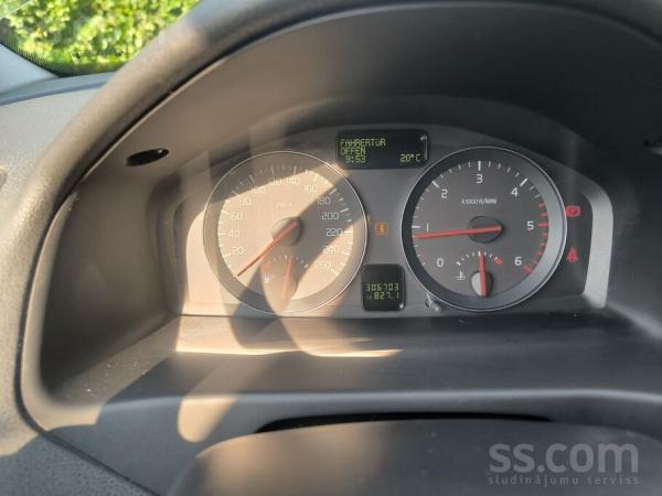Volvo V50 2008 in Jelgava, with an engine capacity of 2.00 L and mileage of 319 thousand km for 5500 €, photo 8 on AUTOMOTO.COM.LV