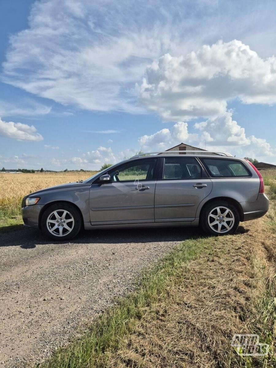 Volvo V50 2008 Kauņa, ar dzinēja tilpumu 2.00 L un nobraukumu 450 tūkst. km par 1100 €, foto 4 vietnē AUTOMOTO.COM.LV