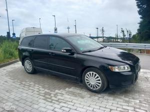 Volvo V50 2008 Viļņa, ar dzinēja tilpumu 2.00 L un nobraukumu 246 tūkst. km par 2800 €, foto 3 vietnē AUTOMOTO.COM.LV