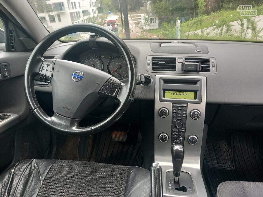 Volvo V50 2008 Viļņa, ar dzinēja tilpumu 2.00 L un nobraukumu 246 tūkst. km par 2800 €, foto 6 vietnē AUTOMOTO.COM.LV