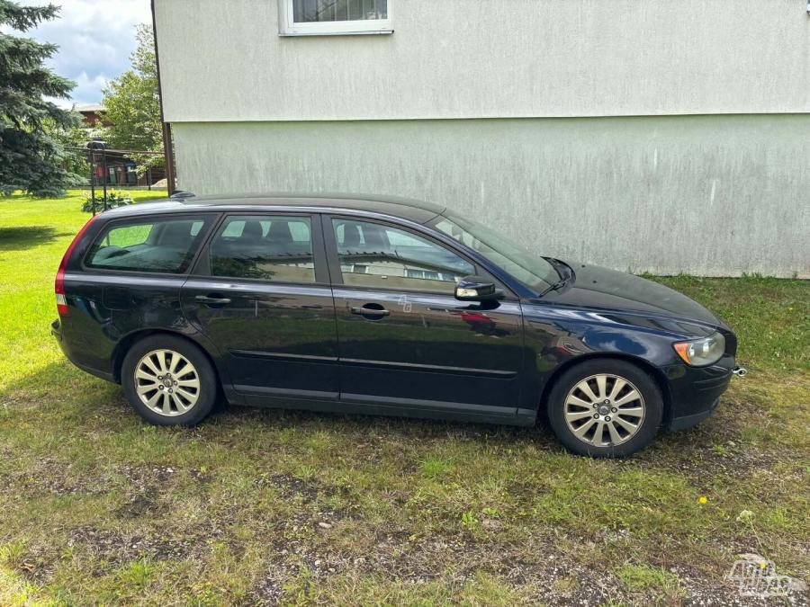 Volvo V50 2008 in Panevezys, with an engine capacity of 2.00 L and mileage of 220 thousand km for 500 €, photo 3 on AUTOMOTO.COM.LV