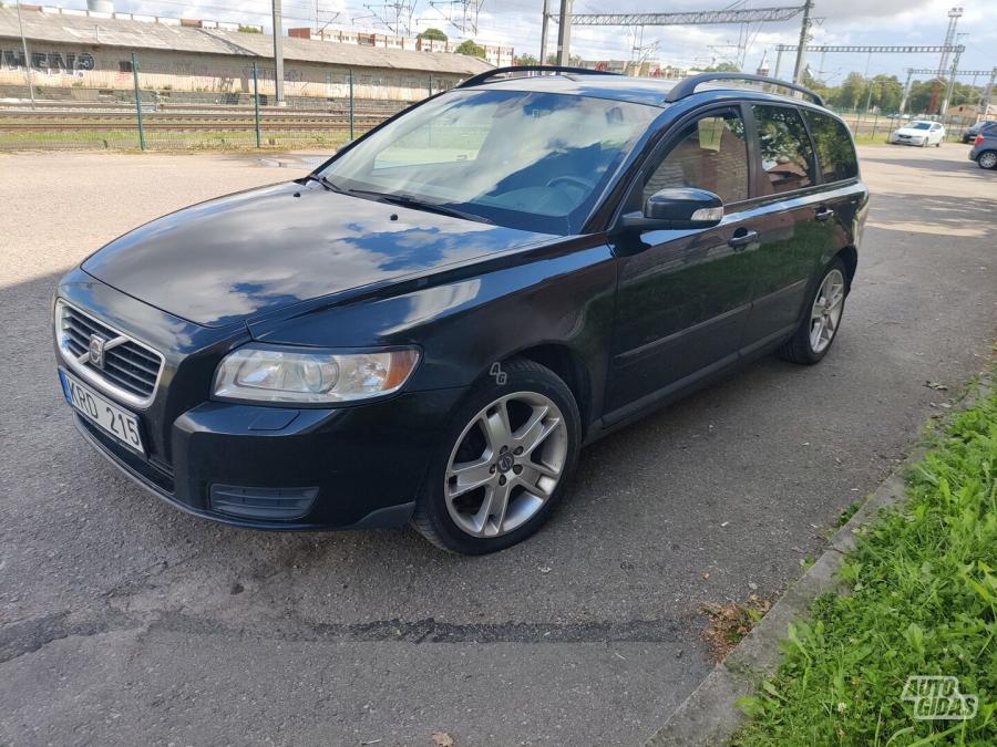 Volvo V50 2008 Šauļi, ar dzinēja tilpumu 2.00 L un nobraukumu 380 tūkst. km par 1500 €, foto 3 vietnē AUTOMOTO.COM.LV