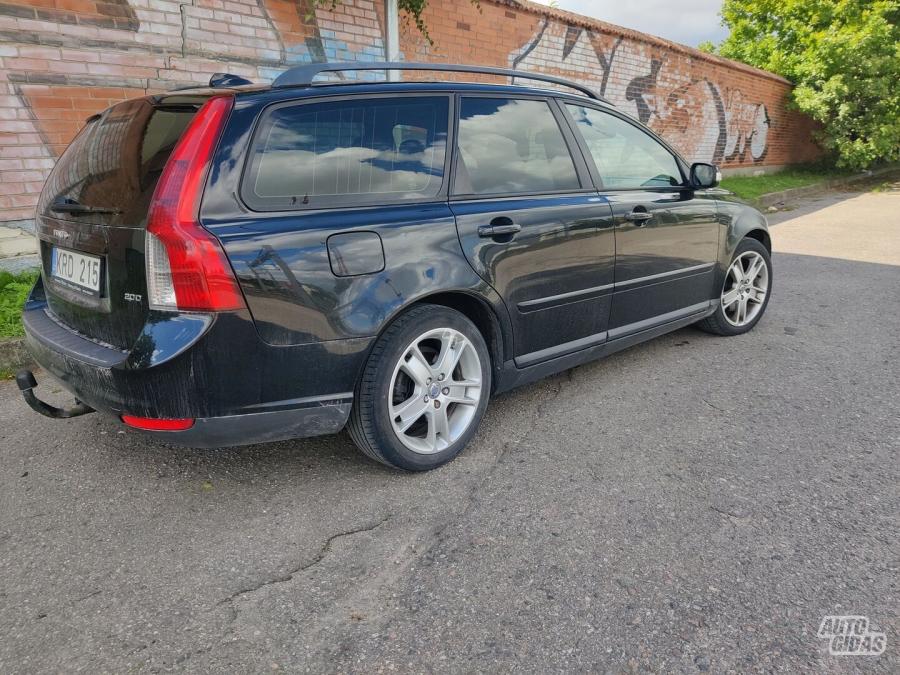 Volvo V50 2008 Šauļi, ar dzinēja tilpumu 2.00 L un nobraukumu 380 tūkst. km par 1500 €, foto 4 vietnē AUTOMOTO.COM.LV