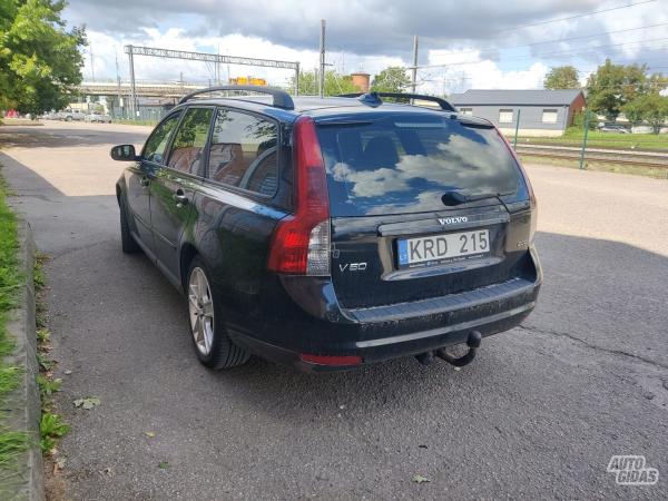 Volvo V50 2008 Šauļi, ar dzinēja tilpumu 2.00 L un nobraukumu 380 tūkst. km par 1500 €, foto 4 vietnē AUTOMOTO.COM.LV