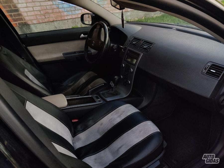 Volvo V50 2008 Šauļi, ar dzinēja tilpumu 2.00 L un nobraukumu 380 tūkst. km par 1500 €, foto 7 vietnē AUTOMOTO.COM.LV