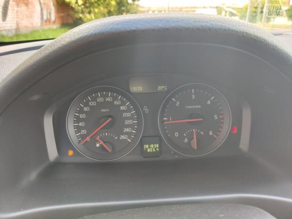 Volvo V50 2008 Šauļi, ar dzinēja tilpumu 2.00 L un nobraukumu 380 tūkst. km par 1500 €, foto 10 vietnē AUTOMOTO.COM.LV