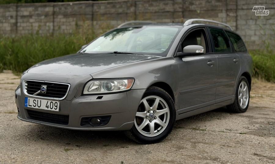 Volvo V50 2008 in Kaunas, with an engine capacity of 2.00 L and mileage of 421 thousand km for 1000 €, photo 1 on AUTOMOTO.COM.LV