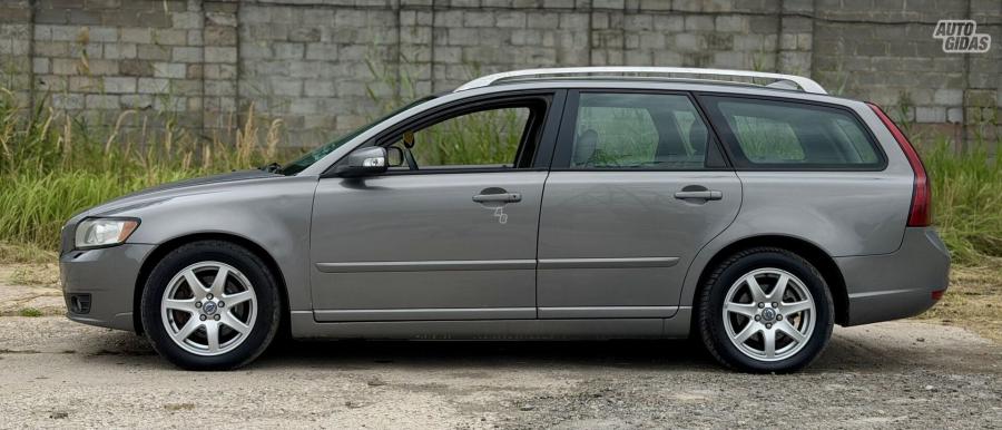 Volvo V50 2008 in Kaunas, with an engine capacity of 2.00 L and mileage of 421 thousand km for 1000 €, photo 7 on AUTOMOTO.COM.LV