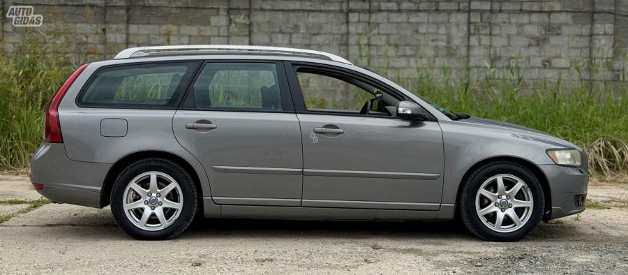 Volvo V50 2008 in Kaunas, with an engine capacity of 2.00 L and mileage of 421 thousand km for 1000 €, photo 9 on AUTOMOTO.COM.LV