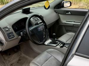 Volvo V50 2008 in Kaunas, with an engine capacity of 2.00 L and mileage of 421 thousand km for 1000 €, photo 11 on AUTOMOTO.COM.LV