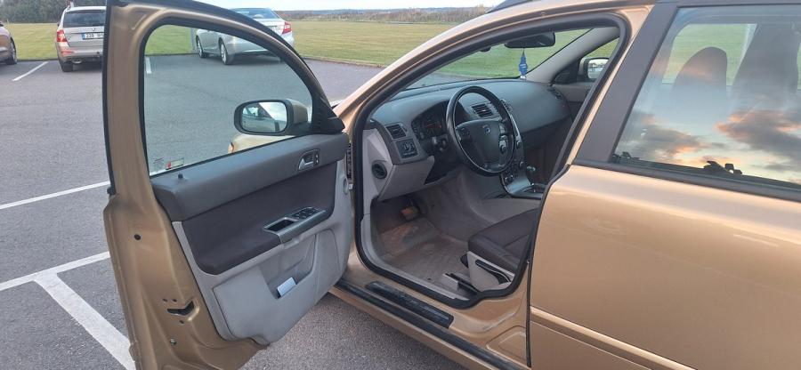 Volvo V50 2008 Tallina, ar dzinēja tilpumu 0.00 L un nobraukumu 240 tūkst. km par 4250 €, foto 21 vietnē AUTOMOTO.COM.LV