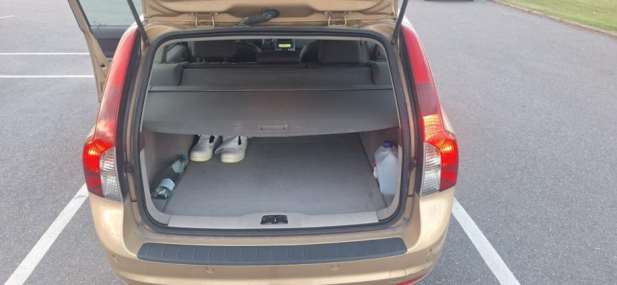 Volvo V50 2008 Tallina, ar dzinēja tilpumu 0.00 L un nobraukumu 240 tūkst. km par 4250 €, foto 22 vietnē AUTOMOTO.COM.LV