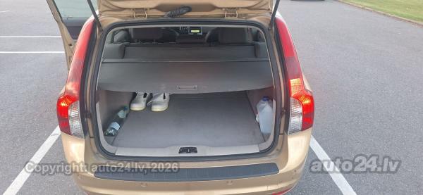 Volvo V50 2008 in Tallinn, with an engine capacity of 2.00 L and mileage of 240 thousand km for 4250 €, photo 7 on AUTOMOTO.COM.LV