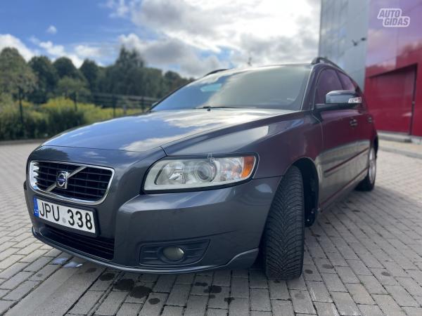 Volvo V50 2008 in Klaipeda, with an engine capacity of 2.00 L and mileage of 300 thousand km for 1799 €, photo 3 on AUTOMOTO.COM.LV