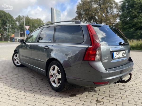 Volvo V50 2008 in Klaipeda, with an engine capacity of 2.00 L and mileage of 300 thousand km for 1799 €, photo 4 on AUTOMOTO.COM.LV