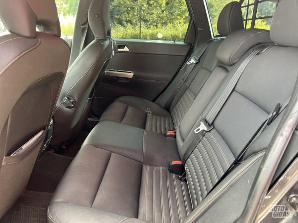 Volvo V50 2008 in Klaipeda, with an engine capacity of 2.00 L and mileage of 300 thousand km for 1799 €, photo 7 on AUTOMOTO.COM.LV