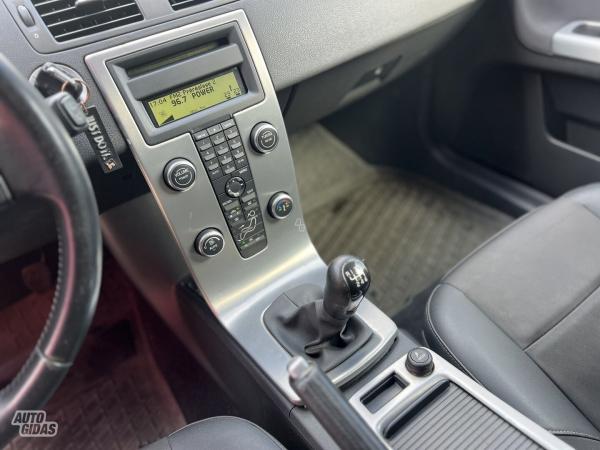 Volvo V50 2008 in Klaipeda, with an engine capacity of 2.00 L and mileage of 300 thousand km for 1799 €, photo 11 on AUTOMOTO.COM.LV
