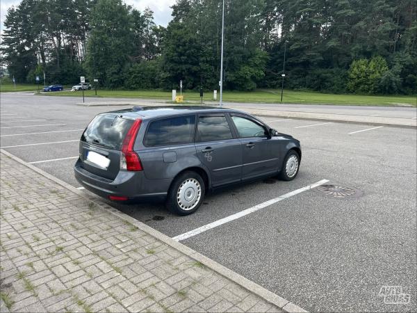 Volvo V50 2008 Viļņa, ar dzinēja tilpumu 1.60 L un nobraukumu 324 tūkst. km par 1500 €, foto 5 vietnē AUTOMOTO.COM.LV