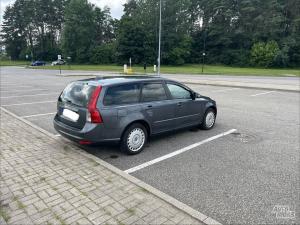 Volvo V50 2008 in Vilnius, with an engine capacity of 1.60 L and mileage of 324 thousand km for 1500 €, photo 5 on AUTOMOTO.COM.LV