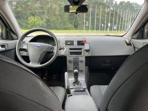 Volvo V50 2008 in Vilnius, with an engine capacity of 1.60 L and mileage of 324 thousand km for 1500 €, photo 6 on AUTOMOTO.COM.LV