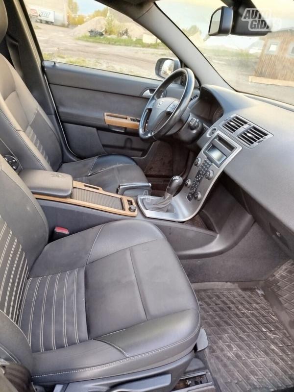 Volvo V50 2008 Šauļi, ar dzinēja tilpumu 2.00 L un nobraukumu 400 tūkst. km par 600 €, foto 6 vietnē AUTOMOTO.COM.LV