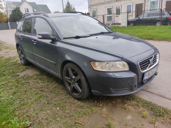 Volvo V50 2008 Šauļi, ar dzinēja tilpumu 2.00 L un nobraukumu 311 tūkst. km par 1350 €, foto 1 vietnē AUTOMOTO.COM.LV