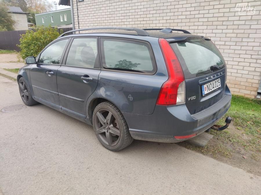 Volvo V50 2008 Šauļi, ar dzinēja tilpumu 2.00 L un nobraukumu 311 tūkst. km par 1350 €, foto 5 vietnē AUTOMOTO.COM.LV