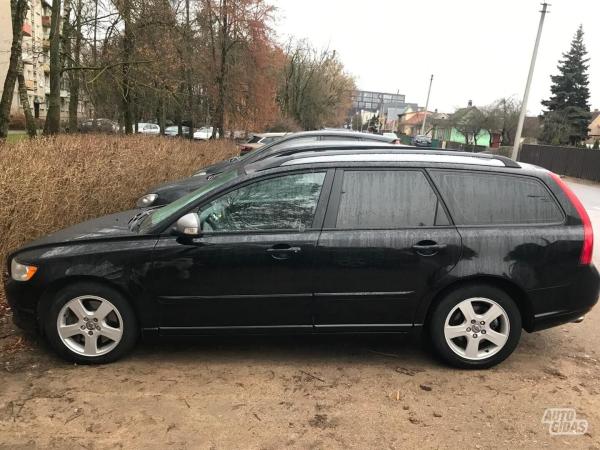 Volvo V50 2009 Kauņa, ar dzinēja tilpumu 2.40 L un nobraukumu 268 tūkst. km par 3950 €, foto 1 vietnē AUTOMOTO.COM.LV