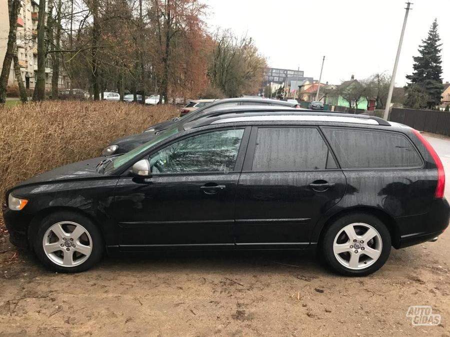 Volvo V50 2009 Kauņa, ar dzinēja tilpumu 2.40 L un nobraukumu 268 tūkst. km par 3950 €, foto 1 vietnē AUTOMOTO.COM.LV