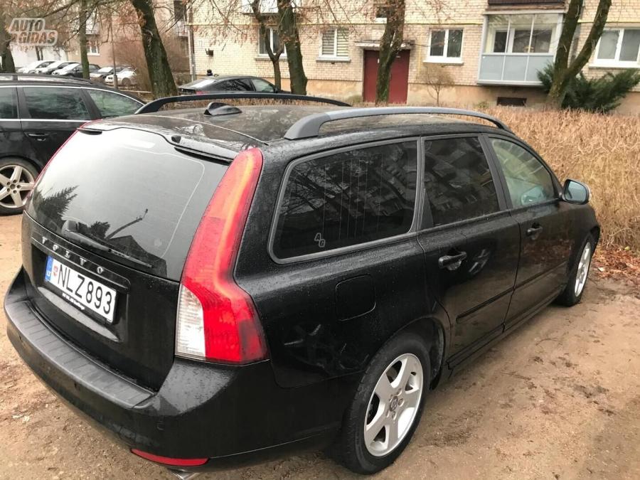 Volvo V50 2009 Kauņa, ar dzinēja tilpumu 2.40 L un nobraukumu 268 tūkst. km par 3950 €, foto 4 vietnē AUTOMOTO.COM.LV