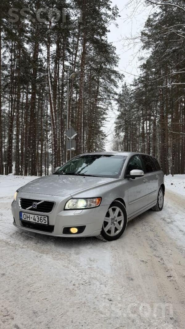 Volvo V50 2009 in Daugavpils, with an engine capacity of 2.00 L and mileage of 340 thousand km for 2950 €, photo 1 on AUTOMOTO.COM.LV