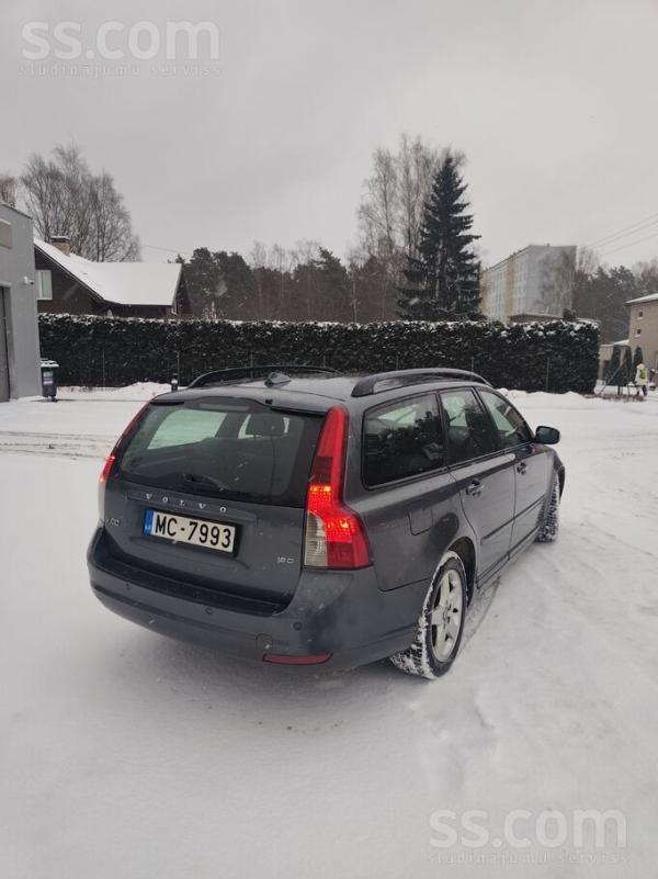 Volvo V50 2009 Jūrmala, ar dzinēja tilpumu 1.60 L un nobraukumu 308 tūkst. km par 2750 €, foto 3 vietnē AUTOMOTO.COM.LV