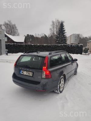 Volvo V50 2009 in Jurmala, with an engine capacity of 1.60 L and mileage of 308 thousand km for 2750 €, photo 3 on AUTOMOTO.COM.LV