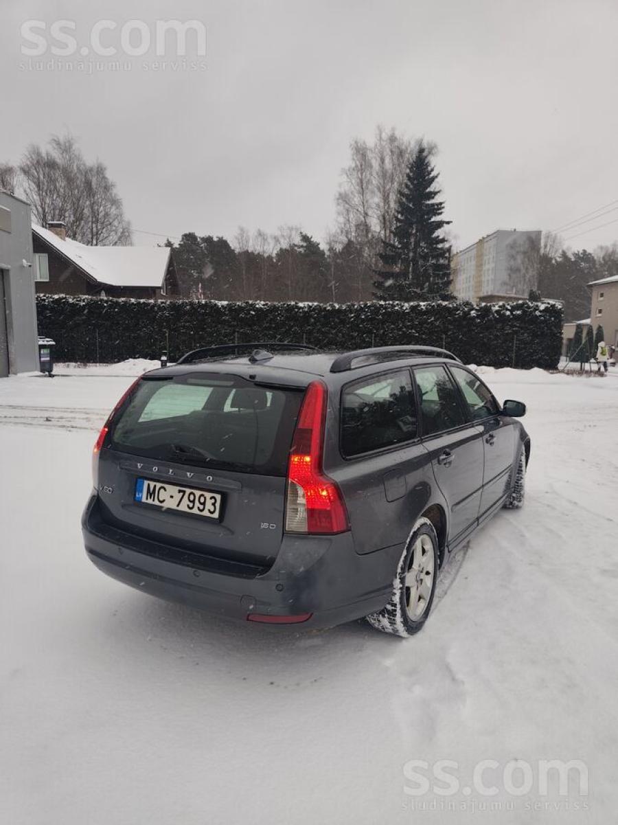 Volvo V50 2009 in Jurmala, with an engine capacity of 1.60 L and mileage of 308 thousand km for 2750 €, photo 3 on AUTOMOTO.COM.LV