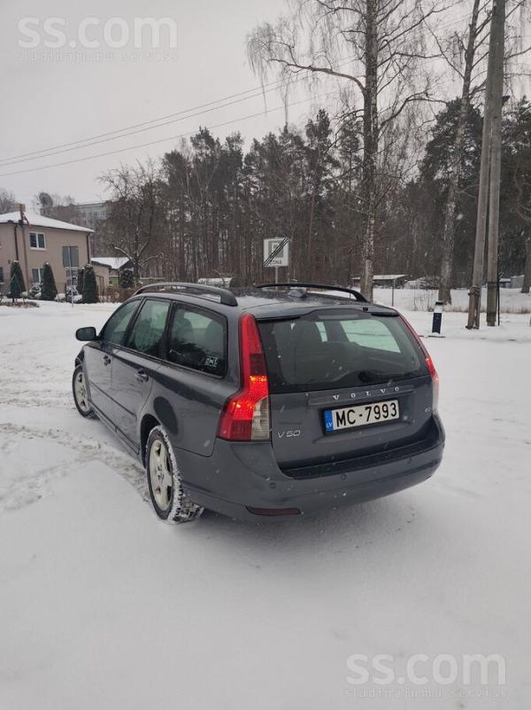 Volvo V50 2009 Jūrmala, ar dzinēja tilpumu 1.60 L un nobraukumu 308 tūkst. km par 2750 €, foto 4 vietnē AUTOMOTO.COM.LV