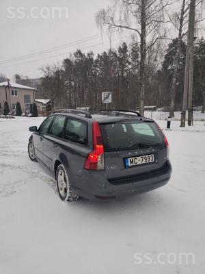 Volvo V50 2009 in Jurmala, with an engine capacity of 1.60 L and mileage of 308 thousand km for 2750 €, photo 4 on AUTOMOTO.COM.LV