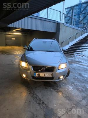 Volvo V50 2009 in Riga, with an engine capacity of 1.60 L and mileage of 355 thousand km for 3800 €, photo 2 on AUTOMOTO.COM.LV