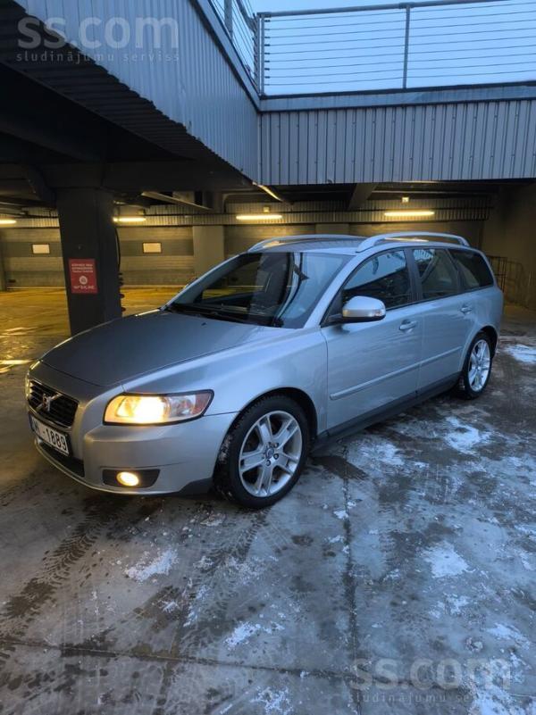 Volvo V50 2009 Rīga, ar dzinēja tilpumu 1.60 L un nobraukumu 355 tūkst. km par 3800 €, foto 3 vietnē AUTOMOTO.COM.LV