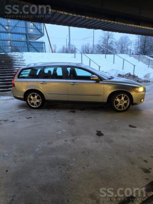 Volvo V50 2009 in Riga, with an engine capacity of 1.60 L and mileage of 355 thousand km for 3800 €, photo 4 on AUTOMOTO.COM.LV