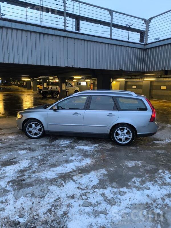 Volvo V50 2009 Rīga, ar dzinēja tilpumu 1.60 L un nobraukumu 355 tūkst. km par 3800 €, foto 5 vietnē AUTOMOTO.COM.LV