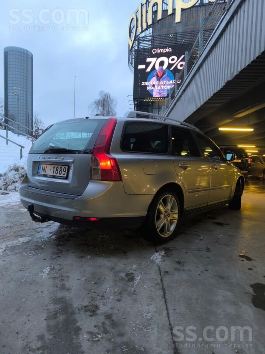 Volvo V50 2009 in Riga, with an engine capacity of 1.60 L and mileage of 355 thousand km for 3800 €, photo 6 on AUTOMOTO.COM.LV
