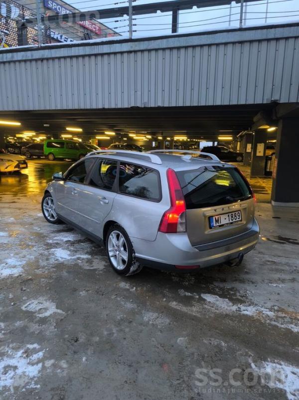 Volvo V50 2009 Rīga, ar dzinēja tilpumu 1.60 L un nobraukumu 355 tūkst. km par 3800 €, foto 7 vietnē AUTOMOTO.COM.LV
