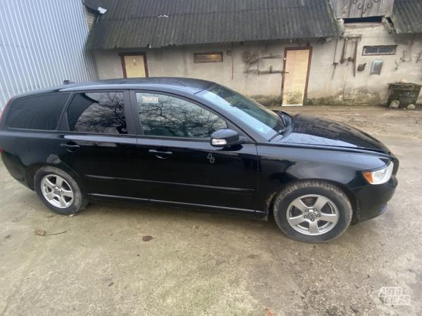Volvo V50 2009 in Marijampole, with an engine capacity of 1.80 L and mileage of 318 thousand km for 1300 €, photo 1 on AUTOMOTO.COM.LV