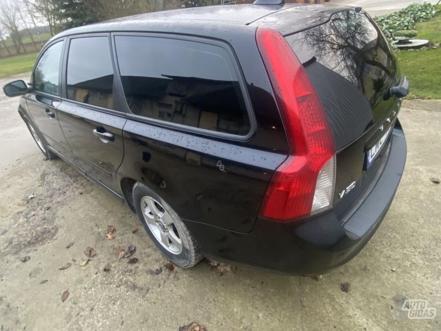 Volvo V50 2009 in Marijampole, with an engine capacity of 1.80 L and mileage of 318 thousand km for 1300 €, photo 6 on AUTOMOTO.COM.LV