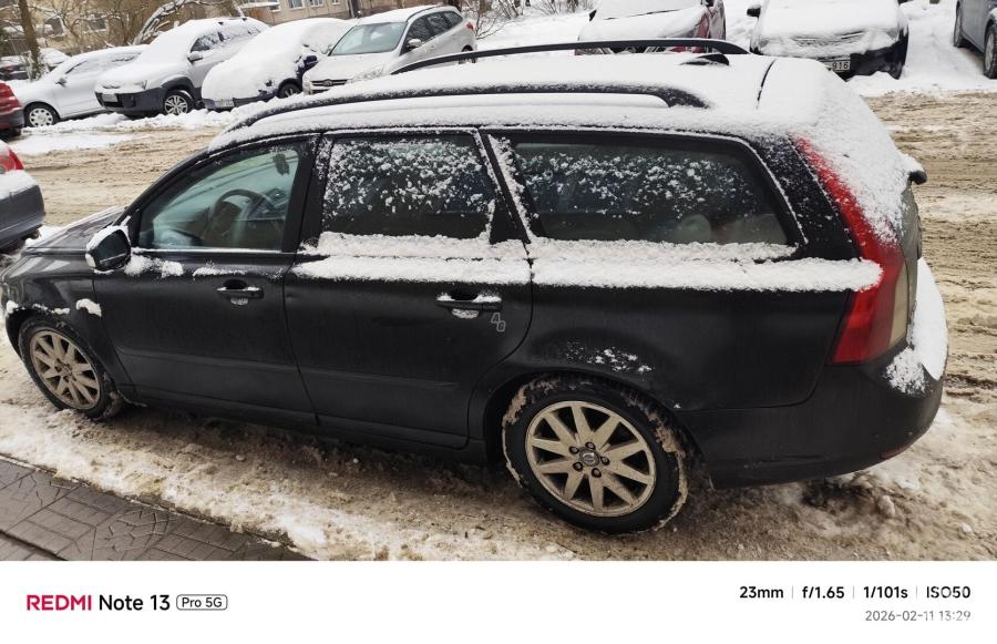 Volvo V50 2009 in Vilnius, with an engine capacity of 2.00 L and mileage of 304 thousand km for 1100 €, photo 8 on AUTOMOTO.COM.LV