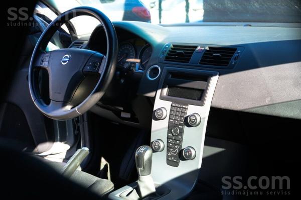 Volvo V50 2009 Rīga, ar dzinēja tilpumu 1.60 L un nobraukumu 329 tūkst. km par 3990 €, foto 5 vietnē AUTOMOTO.COM.LV
