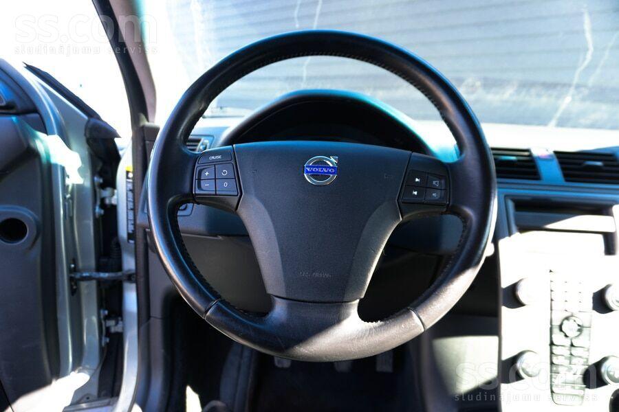Volvo V50 2009 Rīga, ar dzinēja tilpumu 1.60 L un nobraukumu 329 tūkst. km par 3990 €, foto 10 vietnē AUTOMOTO.COM.LV