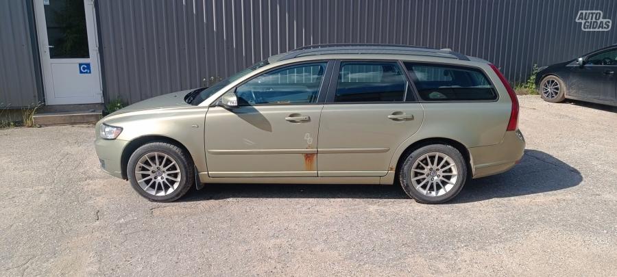 Volvo V50 2009 Viļņa, ar dzinēja tilpumu 1.60 L un nobraukumu 346 tūkst. km par 950 €, foto 5 vietnē AUTOMOTO.COM.LV