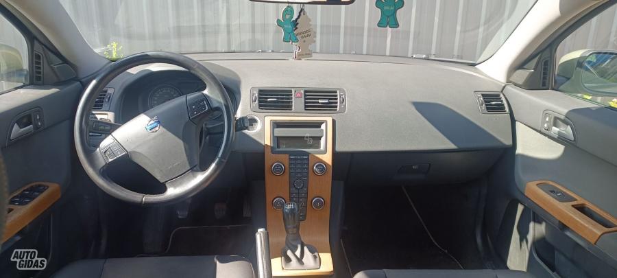 Volvo V50 2009 Viļņa, ar dzinēja tilpumu 1.60 L un nobraukumu 346 tūkst. km par 950 €, foto 6 vietnē AUTOMOTO.COM.LV