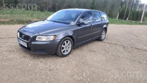 Volvo V50 2009 in Daugavpils, with an engine capacity of 2.00 L and mileage of 333 thousand km for 2500 €, photo 3 on AUTOMOTO.COM.LV